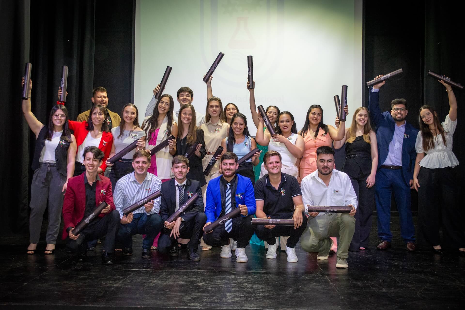 La Universidad celebró una nueva jura de graduados con 22 nuevos ...